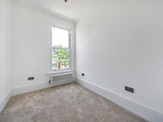 5 bedroom terraced house for rent in Lushington Road, Kensal Rise, NW10
