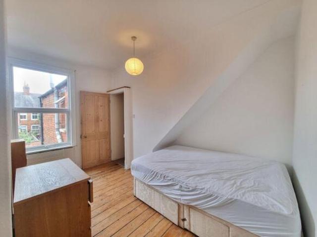 4 bedroom terraced house for rent in Lytton Road, Leicester, LE2