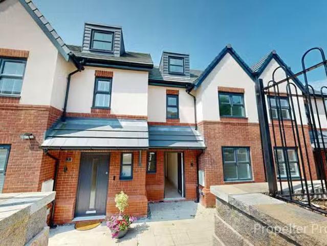4 bedroom terraced house for rent in Lyster Close, Prenton, Ch.