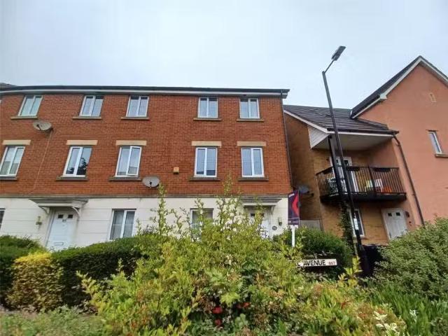 4 bedroom terraced house for rent in Montreal Avenue, Bristol.