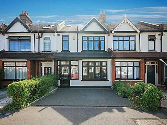 4 bedroom terraced house for rent in Montreal Road Ilford Essex IG1