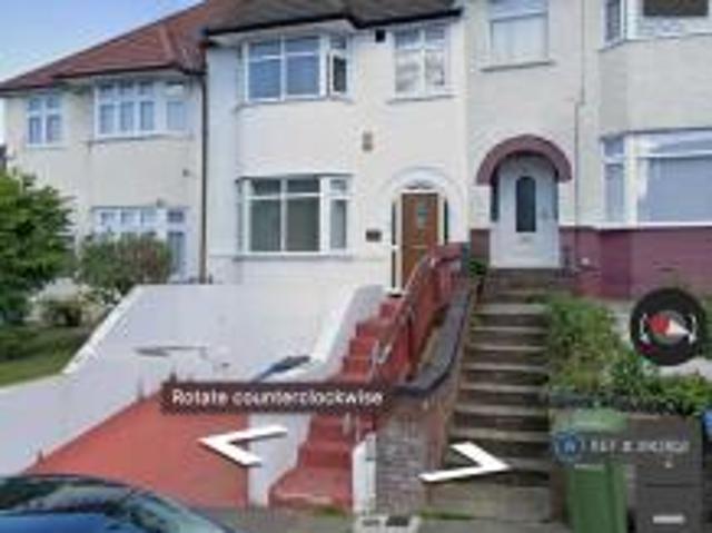4 bedroom terraced house for rent in Moordown, London, SE18