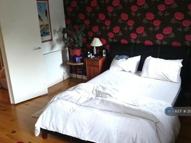 4 bedroom terraced house for rent in Mayfield Road, London, N8