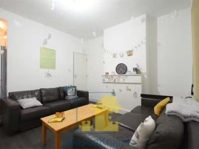 4 bedroom terraced house for rent in Manilla Road, Selly Oak B.