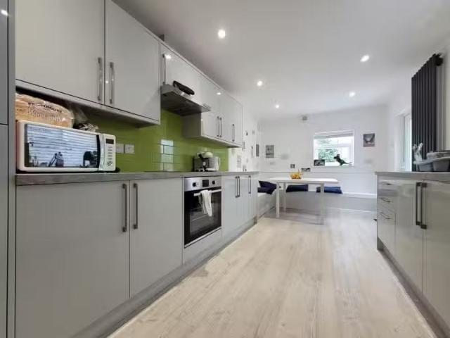 4 bedroom terraced house for rent in Manor Street, Heath, CF14