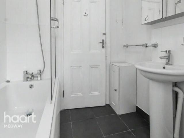 4 bedroom terraced house for rent in Marlborough Road, GILLINGHAM, ME7