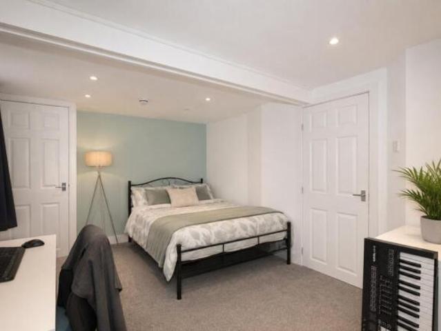 4 bedroom terraced house for rent in Martin Terrace, Burley, Leeds, West Yorkshire, LS4