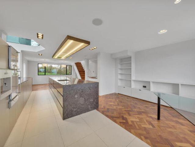 4 bedroom terraced house for rent in Meadowbank, London, NW3