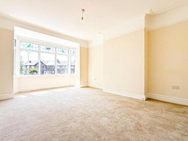 4 bedroom terraced house for rent in Menlove Avenue, Mossley Hill, Liverpool, Merseyside, L18