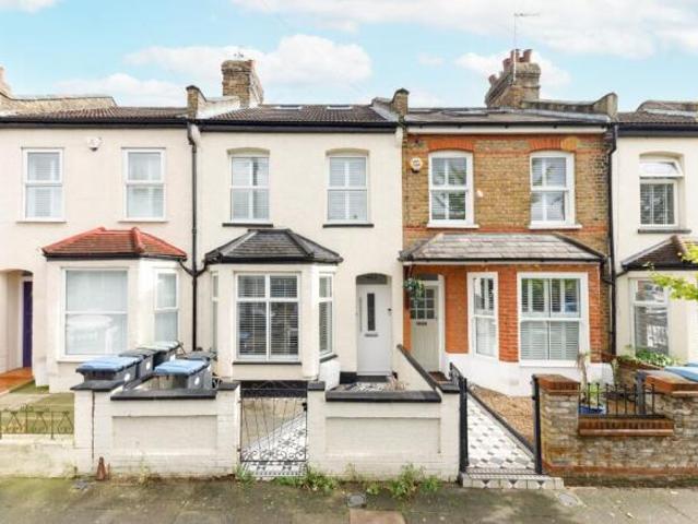 4 bedroom terraced house for rent in Millais Road, Enfield, London, EN1