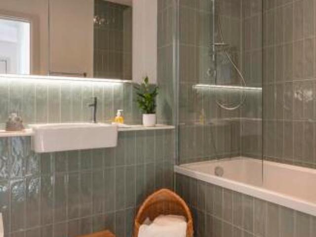 4 bedroom terraced house for rent in Milne Avenue, Cambridge, Cambridgeshire, CB3