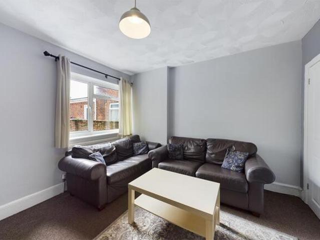 4 bedroom terraced house for rent in Milton Road, Southampton, Hampshire, SO15