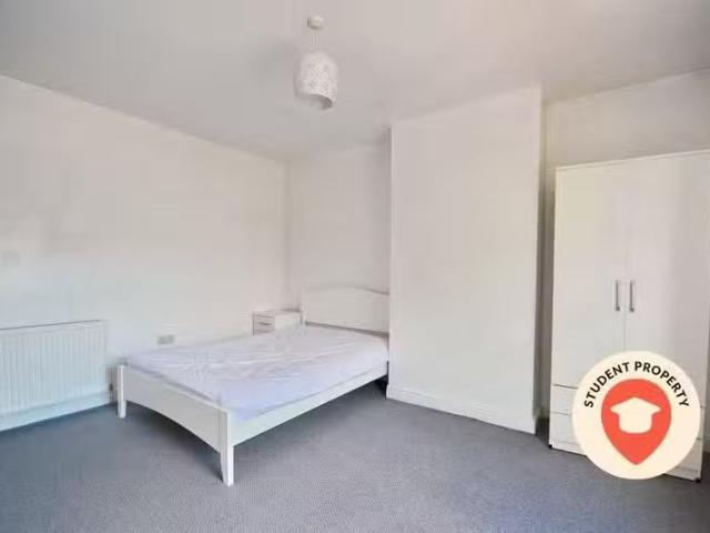 4 bedroom terraced house for rent in Muller Road, Eastville, B.