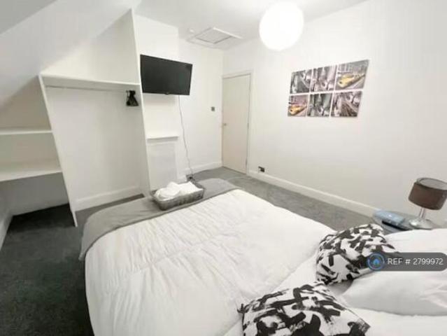 4 bedroom terraced house for rent in Nottingham, NG7