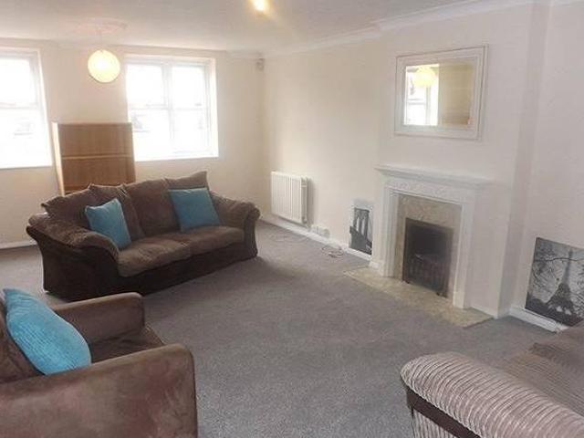 4 bedroom terraced house for rent in NO STUDENT FEES Armory Lane Portsmouth PO1