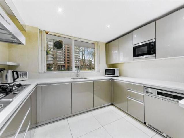 4 bedroom terraced house for rent in Norfolk Crescent, Connaught Village, W2