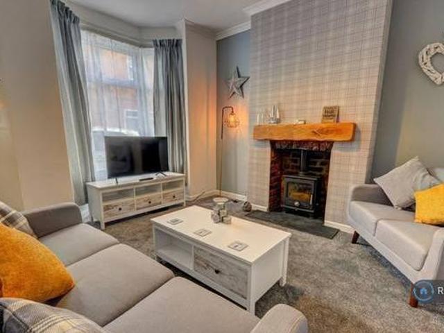 4 bedroom terraced house for rent in North Street Bridlington YO15
