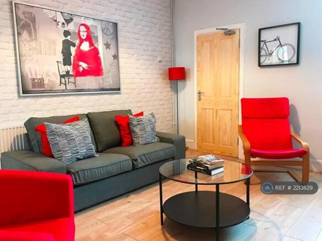 4 bedroom terraced house for rent in Northfield Road, Coventry, CV1
