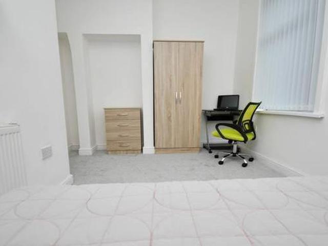 4 bedroom terraced house for rent in Nairne Street BURNLEY BB11