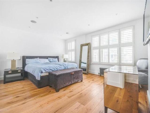4 bedroom terraced house for rent in New Kings Road, Fulham Broadway, SW6