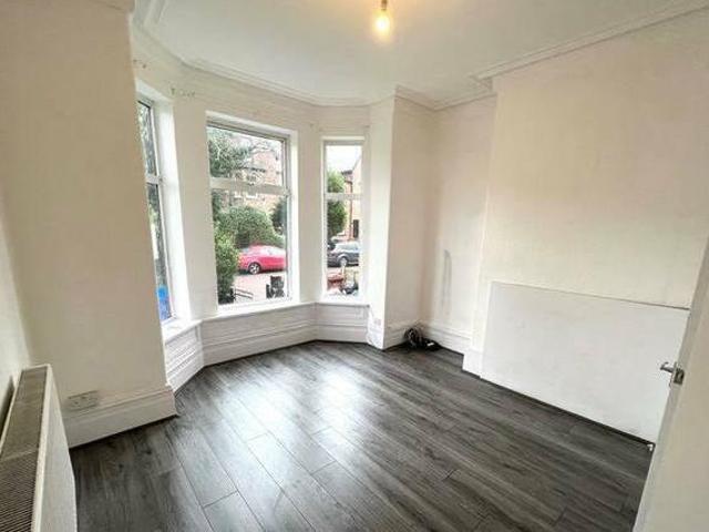 4 bedroom terraced house for rent in New Lane Manchester M30