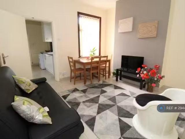 4 bedroom terraced house for rent in Newcombe Road, Coventry.