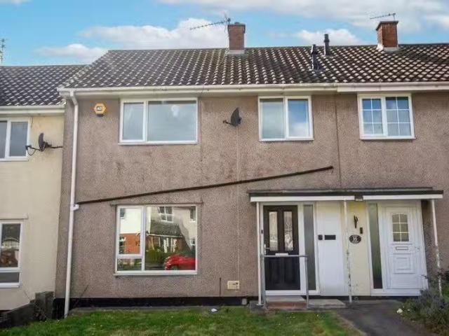 4 bedroom terraced house for rent in Newnham Place, Patchway.