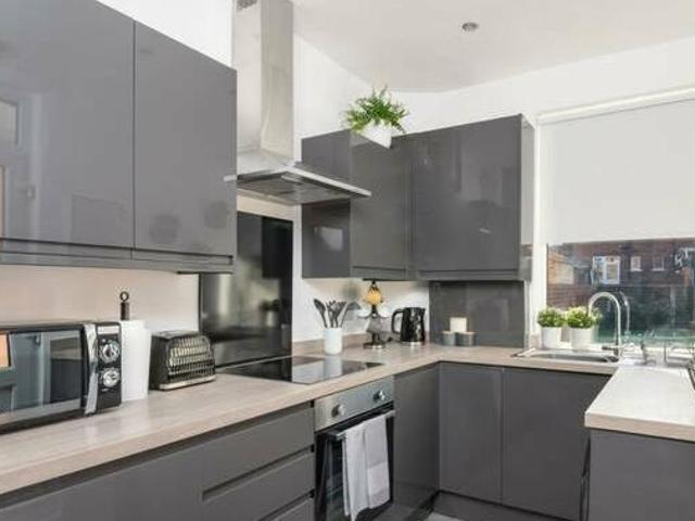 4 bedroom terraced house for rent in Smawthorne Grove Castleford WF10