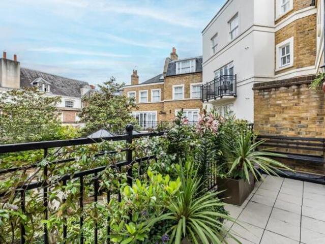 4 bedroom terraced house for rent in South End Row London W8