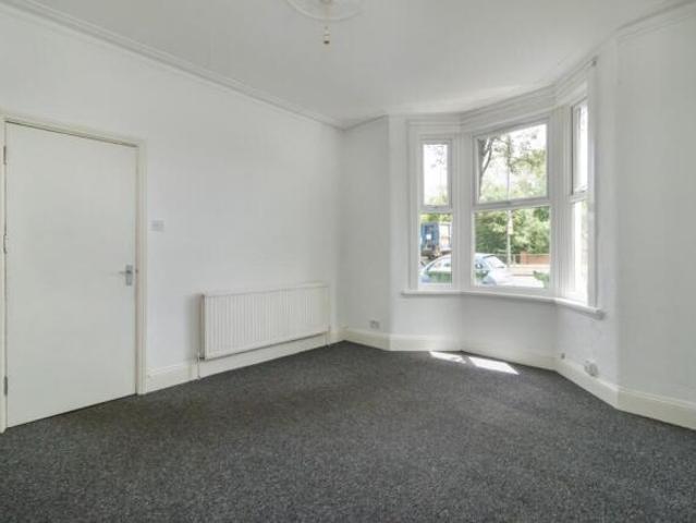 4 bedroom terraced house for rent in South Road Erith DA8