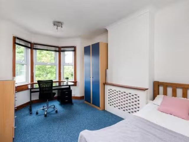 4 bedroom terraced house for rent in Southdown Road, Bath, BA2