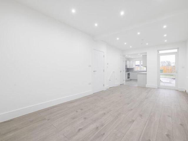 4 bedroom semi detached house for rent in Southlands Road, Bromley, BR2 9QY, BR2