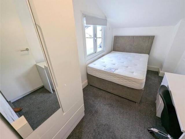 4 bedroom terraced house for rent in Southmead, Road, BS10 5EN, BS10