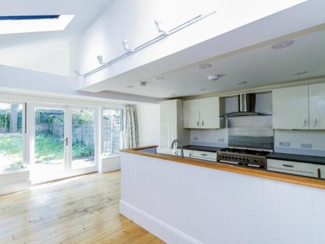 4 bedroom terraced house for rent in Southmoor Road, OX2