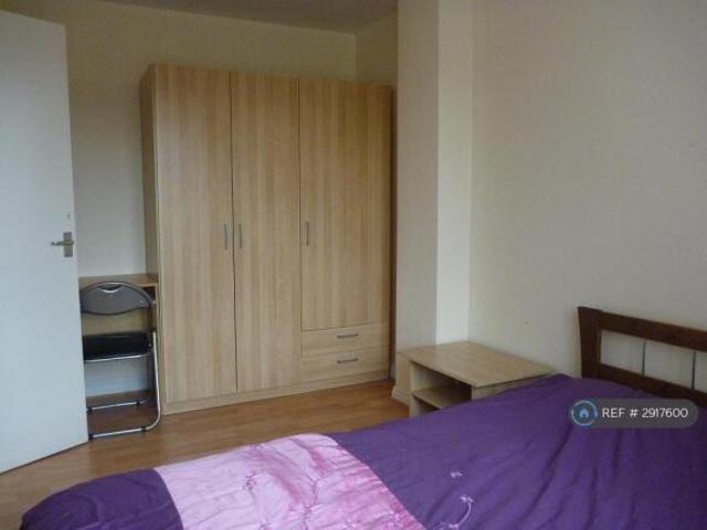 4 bedroom terraced house for rent in Sadler Court, Manchester, M15