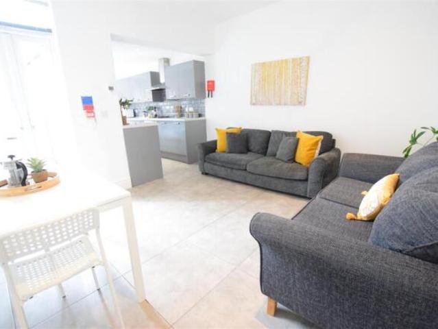 5 bedroom terraced house for rent in Sewells Walk Student House 26/27, LN5