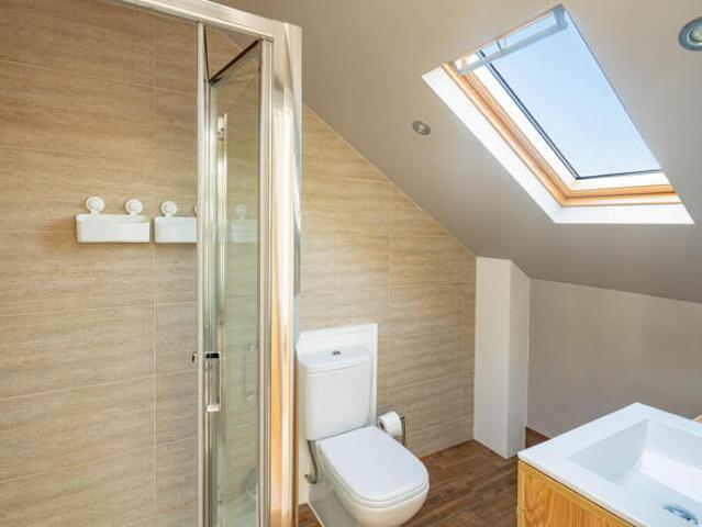 4 bedroom terraced house for rent in Sears Street, London, SE5