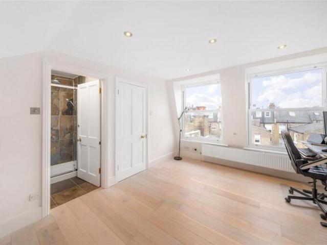 4 bedroom terraced house for rent in Sedlescombe Road, Fulham, London, SW6