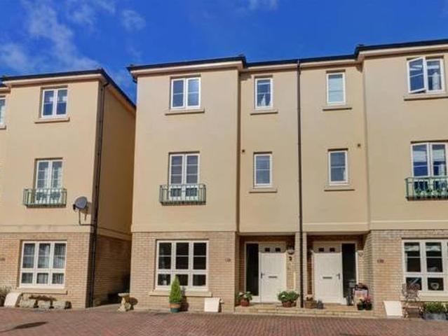 4 bedroom terraced house for rent in Sir Bernard Lovell Road Malmesbury SN16