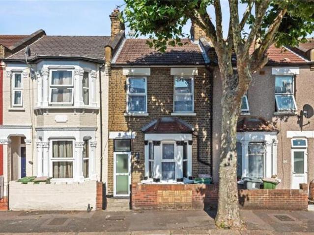 4 bedroom terraced house for rent in St. Bernards Road, London, E6