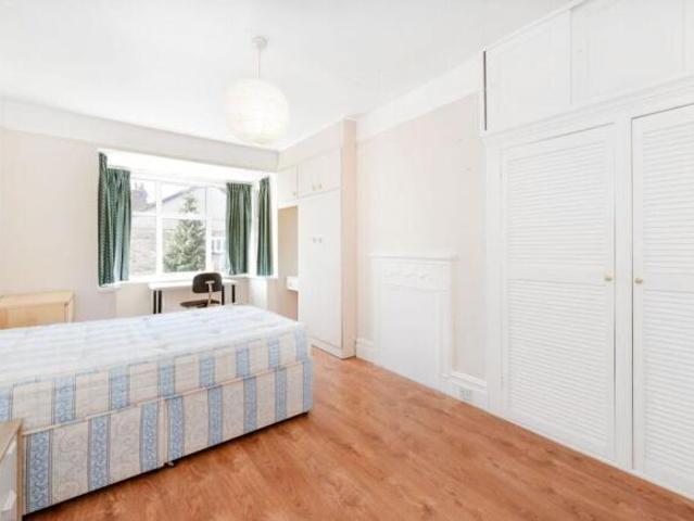 4 bedroom terraced house for rent in St. Georges Avenue, Ealing, W5