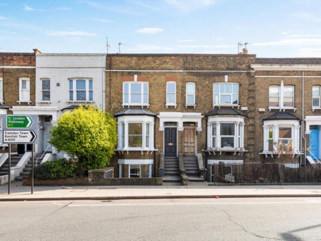4 bedroom terraced house for rent in St. John's Way, London, N19