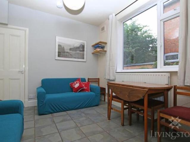 4 bedroom terraced house for rent in St Leonards Road, Clarendon Park, LE2