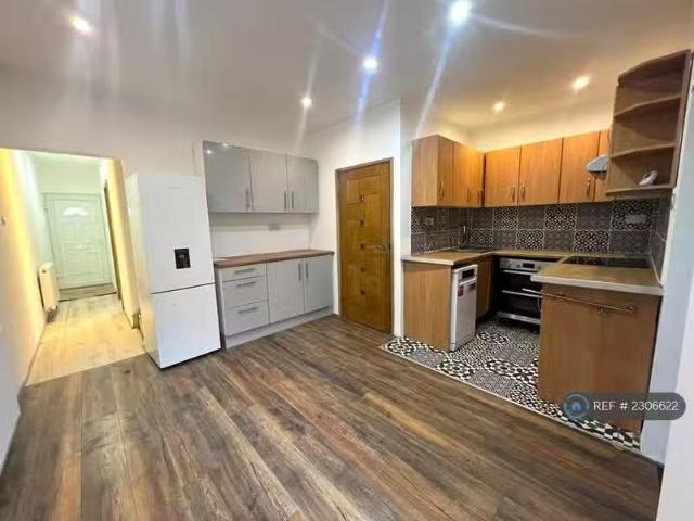 4 bedroom terraced house for rent in St. Marks Road, Mitcham.