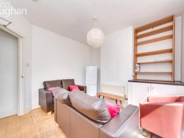 4 bedroom terraced house for rent in St Martins Place, Brighton, BN2