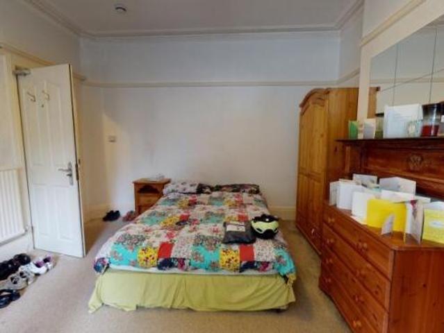 4 bedroom terraced house for rent in St Michaels Crescent, Headingley, Leeds, LS6