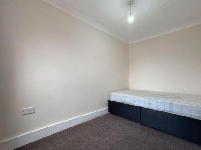 4 bedroom terraced house for rent in St. Peters Road, Reading, RG6