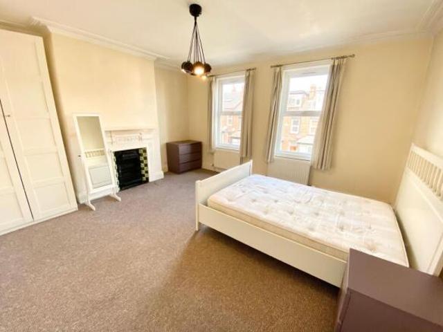 4 bedroom terraced house for rent in Stanmore Street, Burley, Leeds, LS4 2RS, LS4