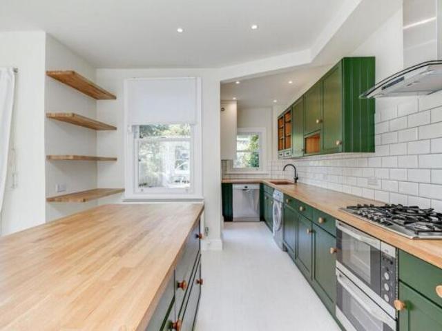 4 bedroom terraced house for rent in Stanlake Road, London, W12