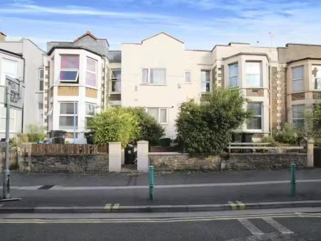 4 bedroom terraced house for rent in Stapleton Road Eastvill.
